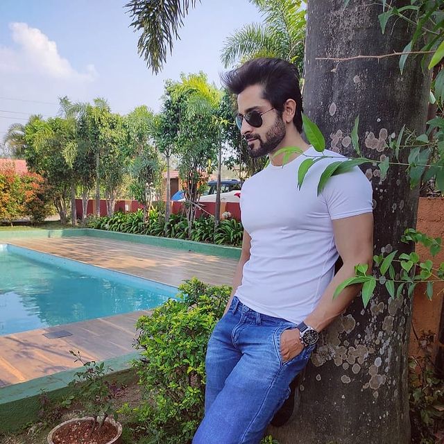 Pracheen Chauhan- Biography, Age, Instagram, Real Wife, Net Worth