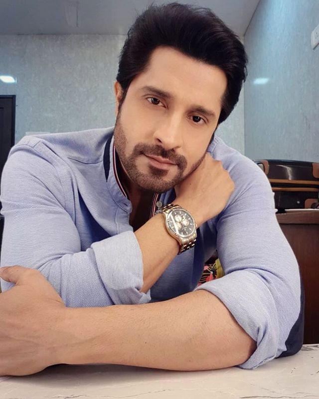 Pracheen Chauhan- Biography, Age, Instagram, Real Wife, Net Worth