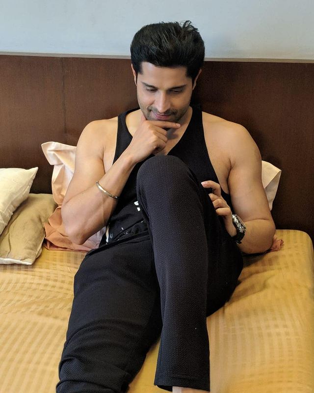 Pracheen Chauhan- Biography, Age, Instagram, Real Wife, Net Worth