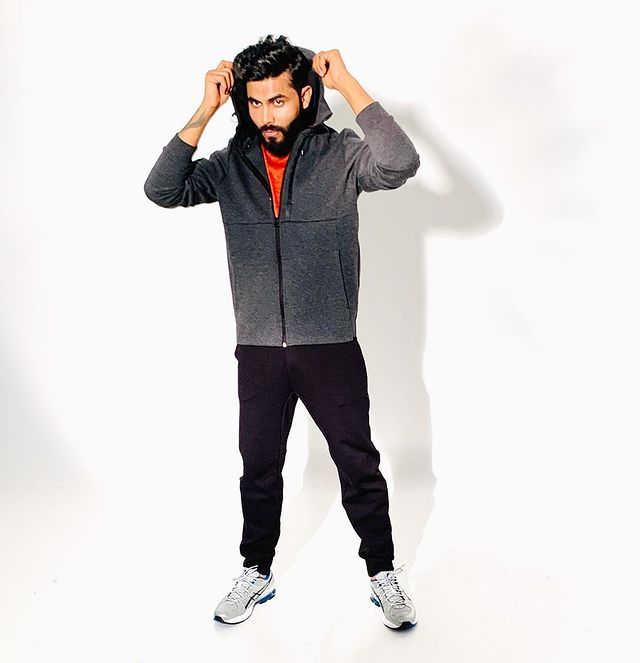 Ravindra Jadeja- Bio, Age, Wife, Daughter Name, Height, Stats, Cast