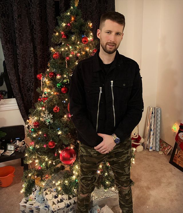 Corey Charron Bio, Wiki, Age, Height, Net Worth, Parents, Movies, Album