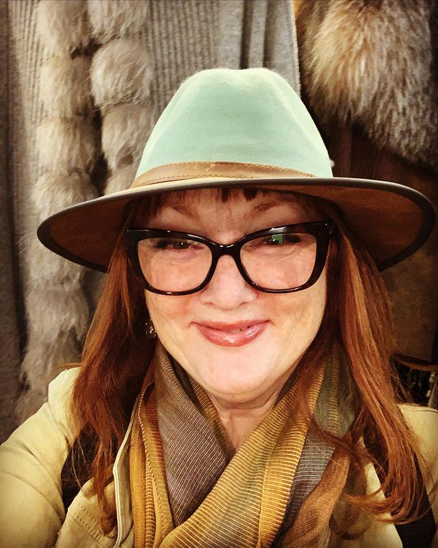 Deborah Divine Wikipedia, Bio, Age, Net Worth, Height, Husband ...